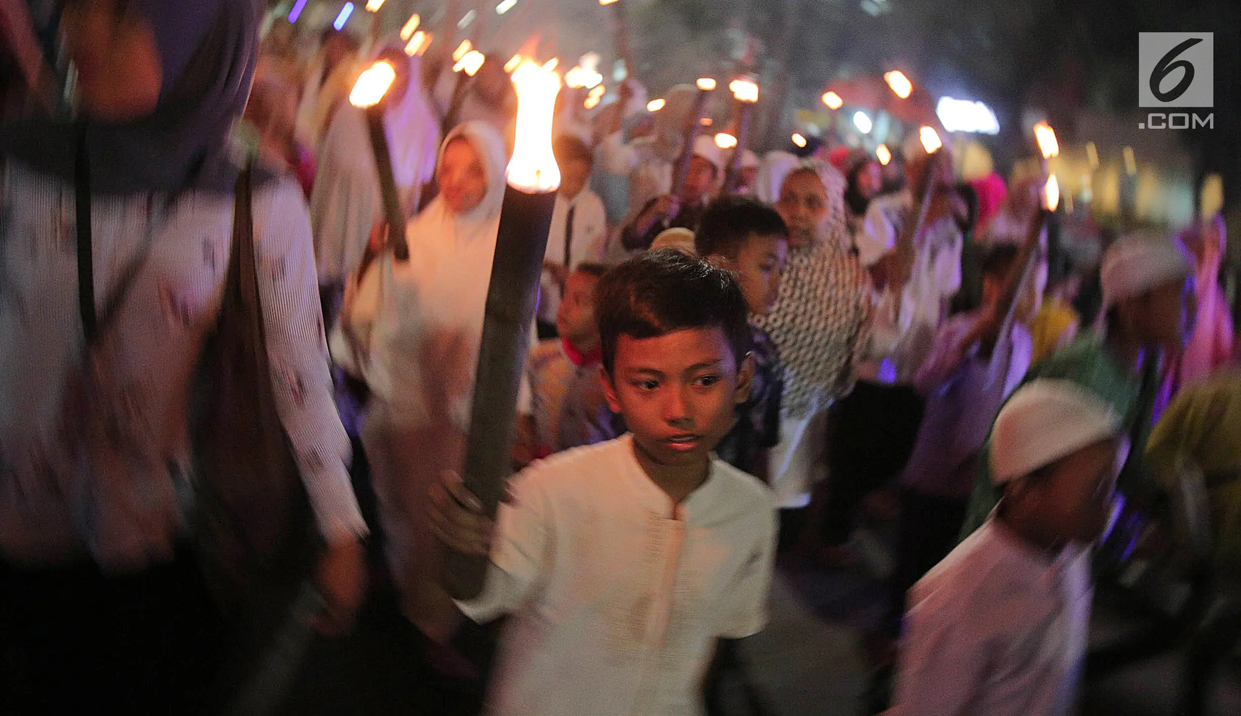 PHOTO: Kemeriahan Pawai Obor Sambut Tahun Baru Islam 1439 H - Foto ...