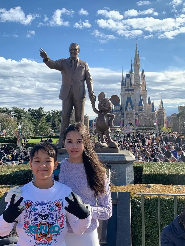 7 Potret Channella Leslie, Putri Sambung Cut Tari yang Curi Perhatian ...