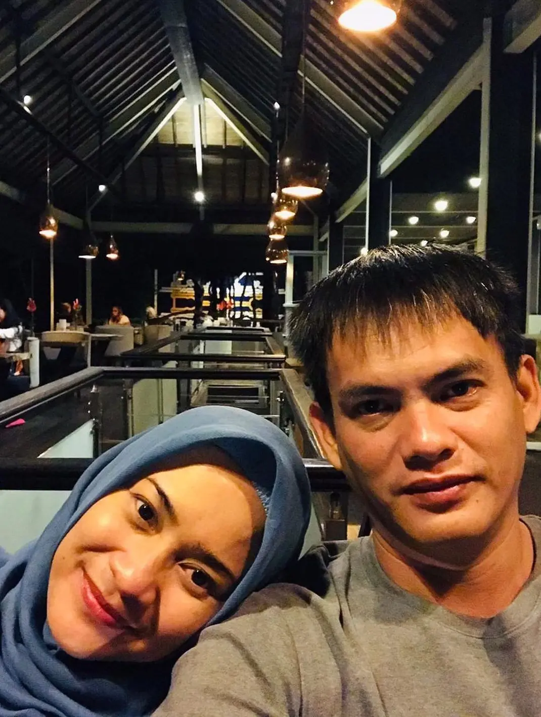 Makin Mesra dengan Suami Berondong, Potret Ikke Nurjanah Dua Tahun Nikah dengan Karlie Fu ...