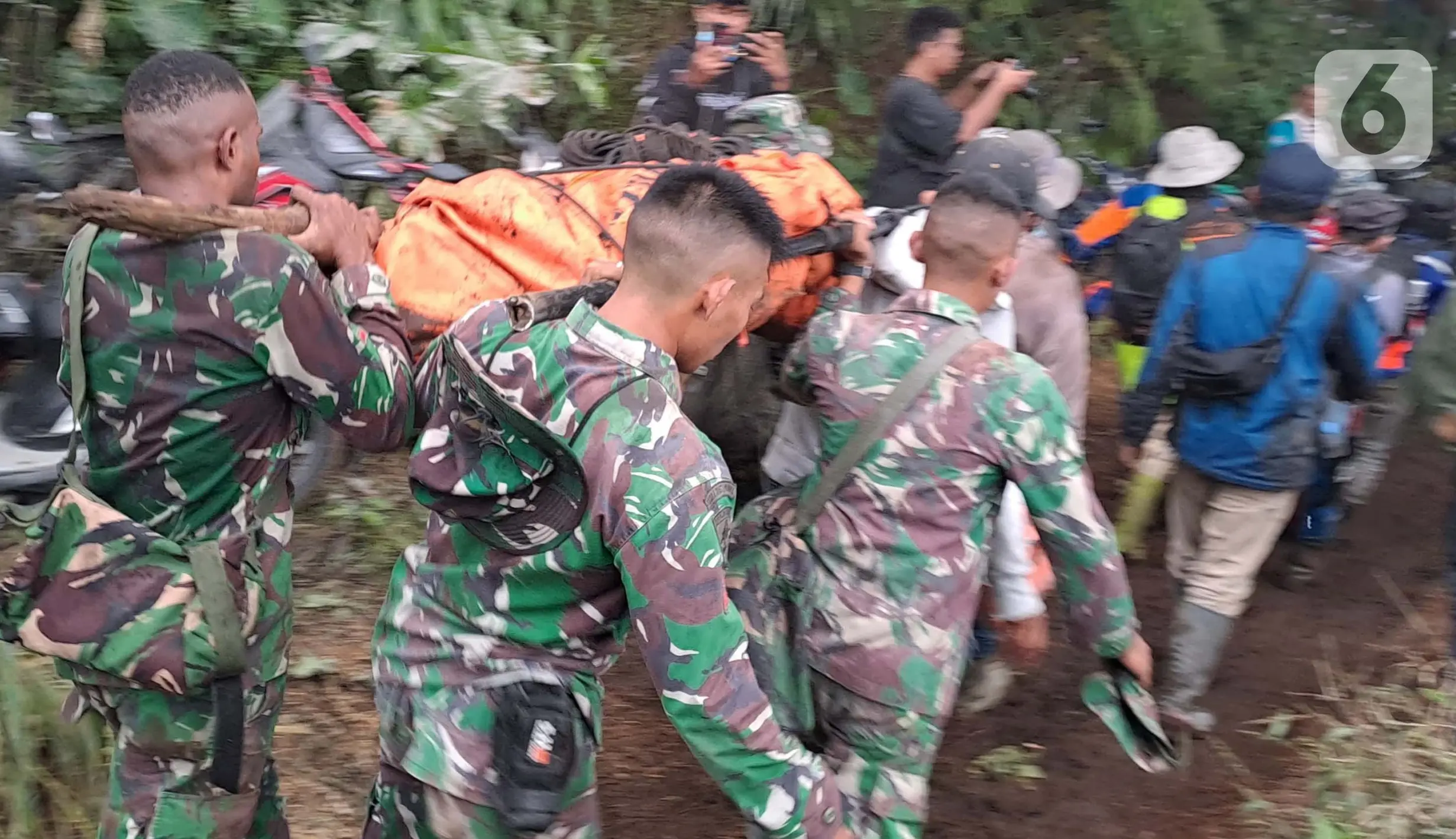 Evakuasi Korban Erupsi Gunung Marapi Terus Diupayakan Tim Sar Gabungan
