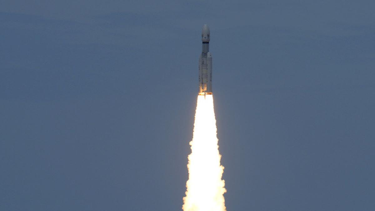Keren, Roket Amatir Karya Pelajar SMK Sukses Diluncurkan
