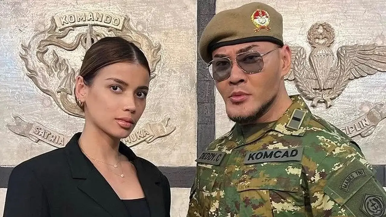 7 Transformasi Deddy Corbuzier dari Sebelum Tenar Hingga Kini Dagu Jadi Sorotan - Hot Liputan6.com