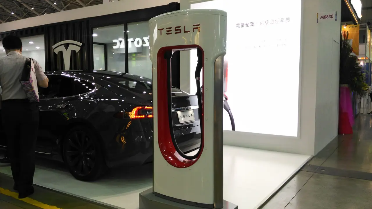 Tesla Tarik 321.000 Mobil Listrik Model 3 dan Model Y, Ini Penyebabnya ...