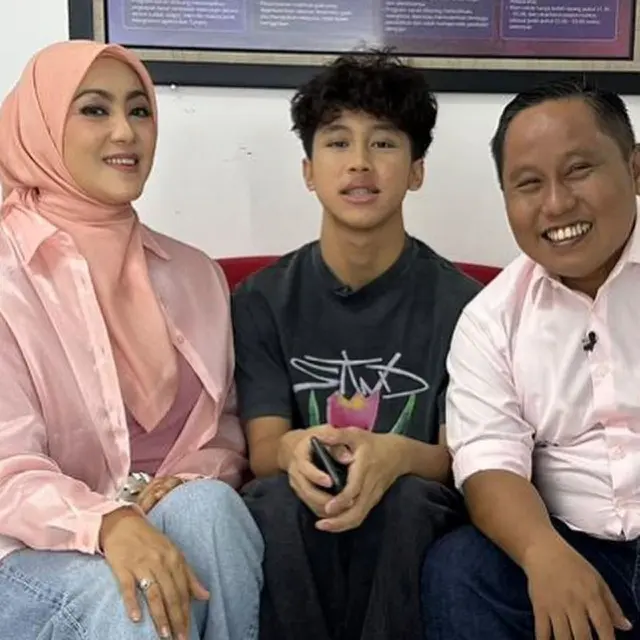 Paras Anak Narji Dracaena Athaya Dinarta Mansyur yang Baru Diwisuda ...