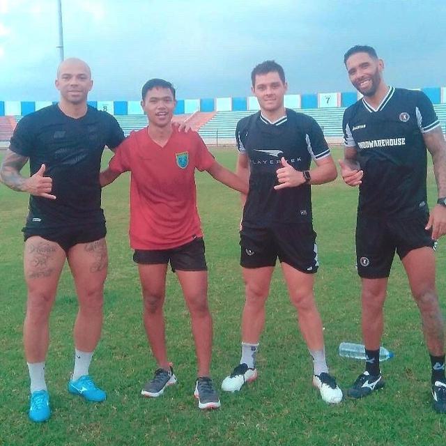 5 Potret Ivan Carlos Striker Persela Lamongan Latihan Bersama Tim ...