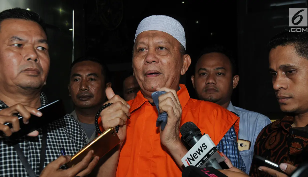 FOTO: Kenakan Rompi Oranye, Mantan Anggota DPRD Sumut Rijal Sirait ...