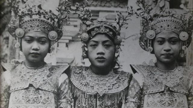 Jelang G20: Joe Biden Disambut Tari Pendet Saat Tiba di Bali, Berikut ...