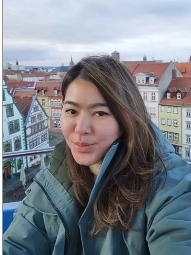 6 Potret Sherrin Tharia Mantan Istri Zumi Zola, Nikmati Liburan di Luar ...