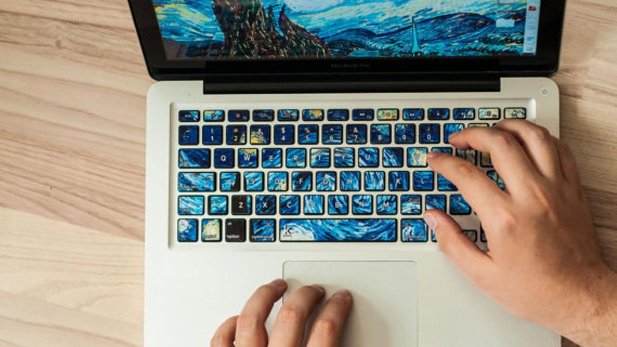 10 Stiker Keyboard Laptop yang Bikin Kamu Betah Ngetik Terus