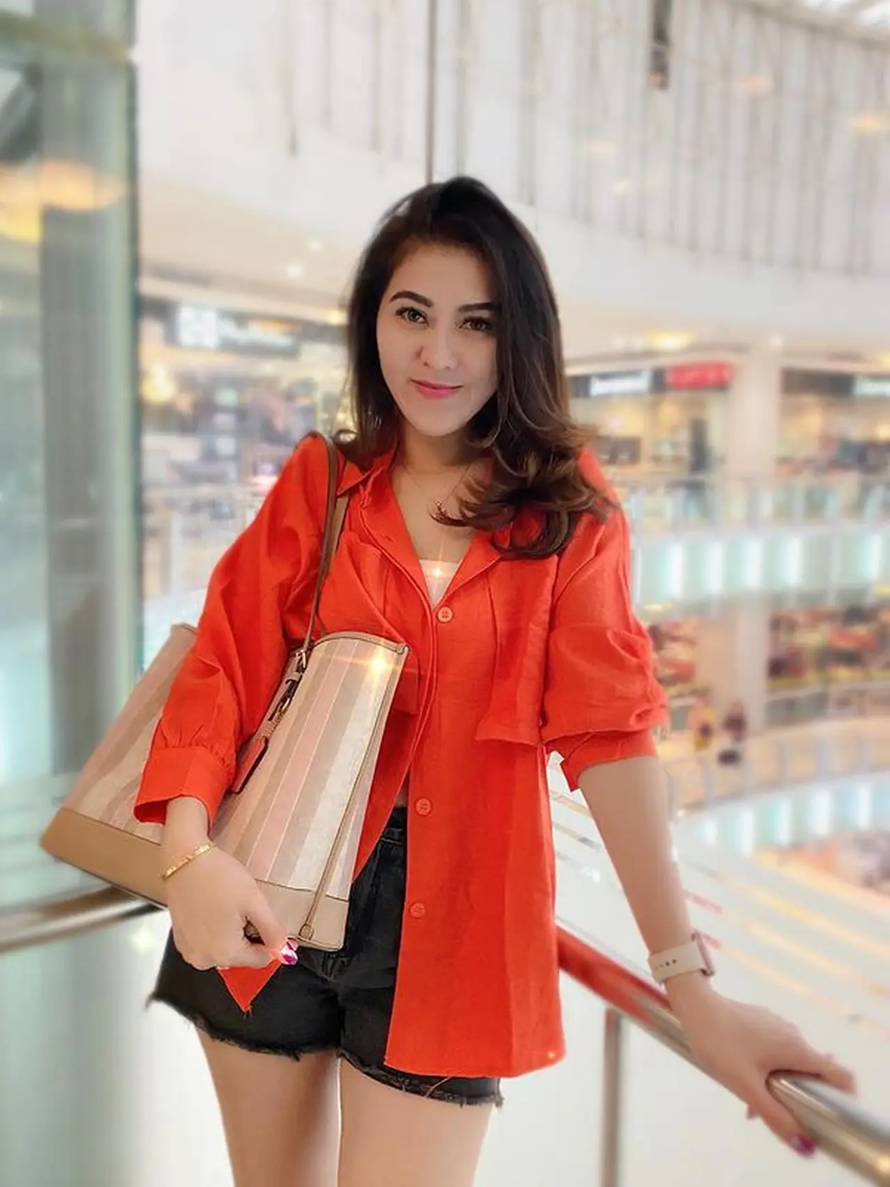 Jarang Tersorot, Intip 10 Potret Mantan Istri Andika Kangen Band yang Cantik Bak Sosialita Ibukota