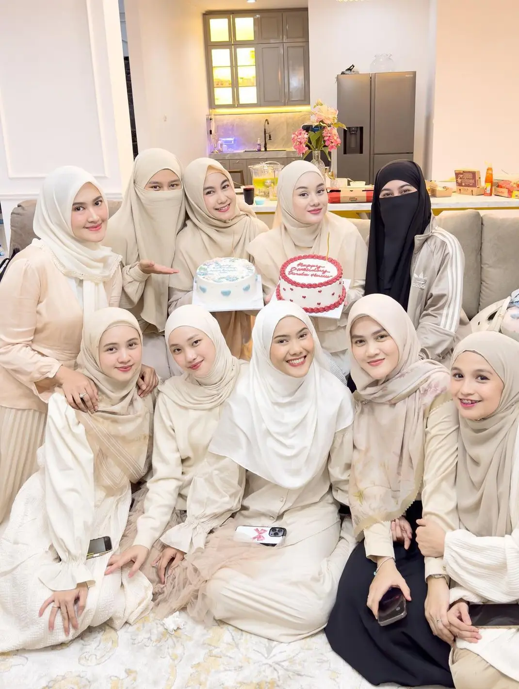 Potret Kejutan Ultah Dinda Hauw dan Anisa Rahma dari Geng Butterfly