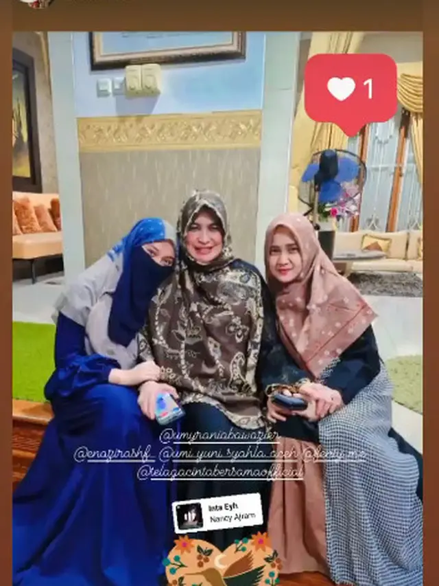 5 Potret Terbaru Nadzira Shafa Istri Almarhum Ameer Azzikra yang Kini Bercadar - Hot Liputan6.com