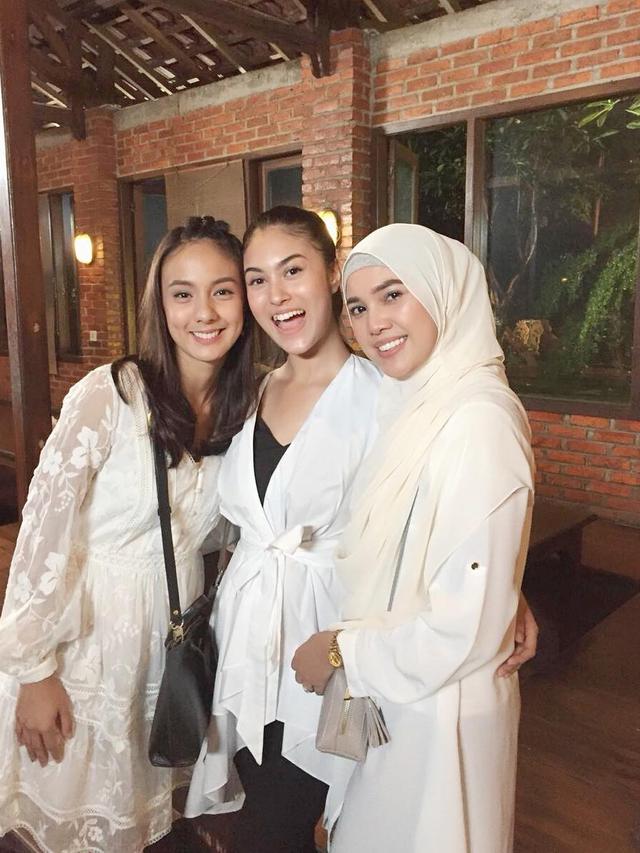 7 Potret Raya Kitty saat Kenakan Hijab, Cantik Memesona - Hot Liputan6.com