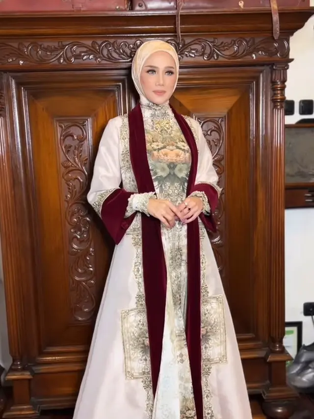 7 Model Gamis Kondangan ala Mulan Jameela, Inspirasi Elegan Ibu-Ibu ...