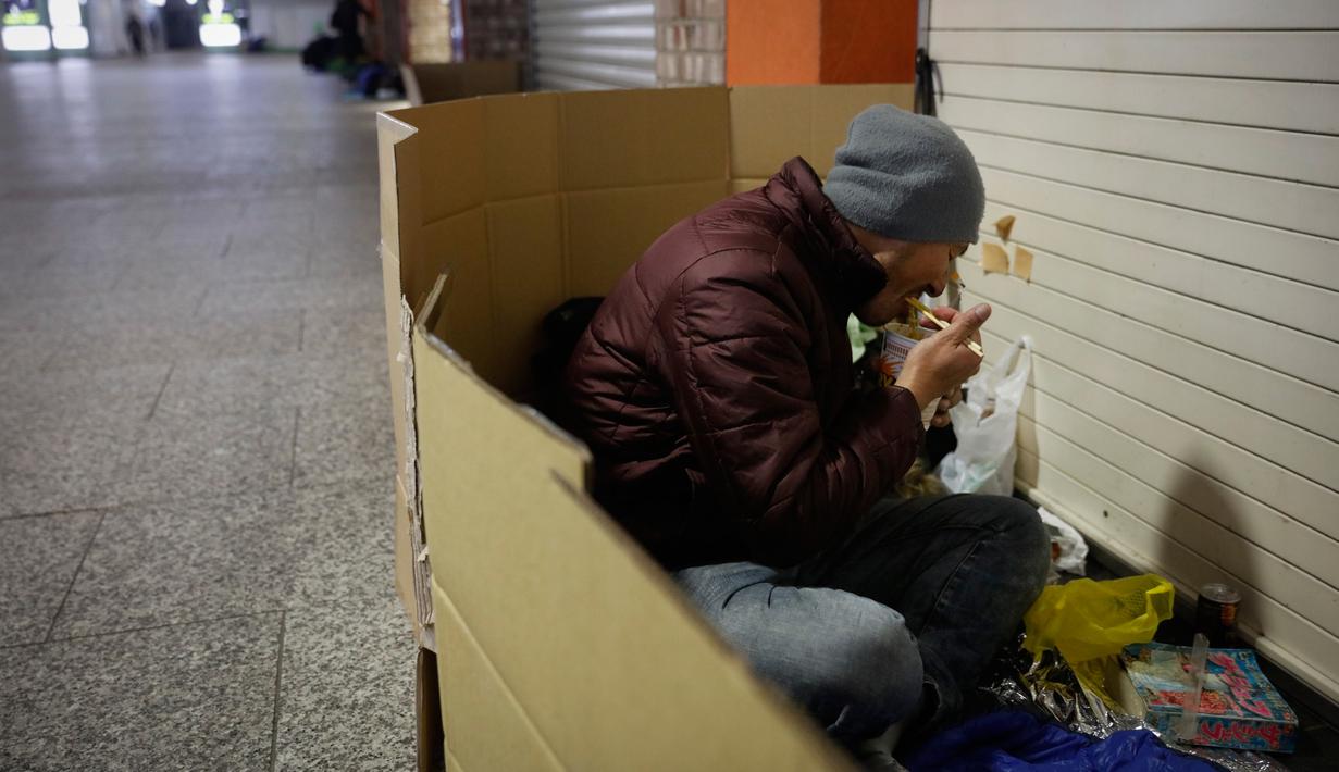 FOTO: Potret Malang Tunawisma di Balik Gemerlap Jepang - Page 1 - Foto ...