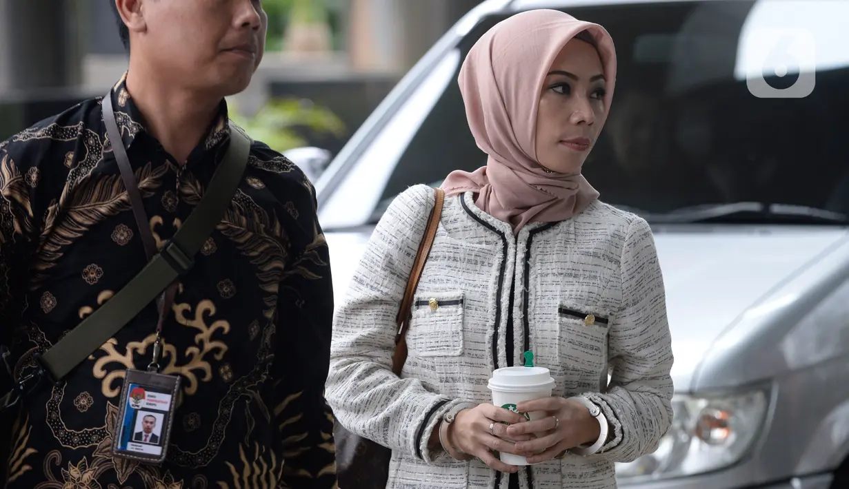 FOTO: KPK Panggil Asty Winasti, Usut Suap Jasa Angkut Pelayaran - Foto ...