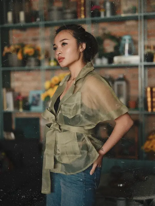 FOTO: Gaya OOTD Revina VT Selebgram Asal Surabaya - Foto Liputan6.com