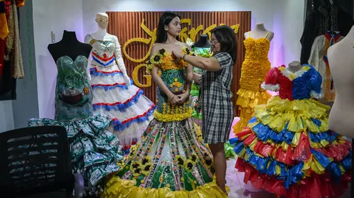 Vending Machine Plasticpay, Cara Baru Tukar Sampah Botol Plastik dengan ...