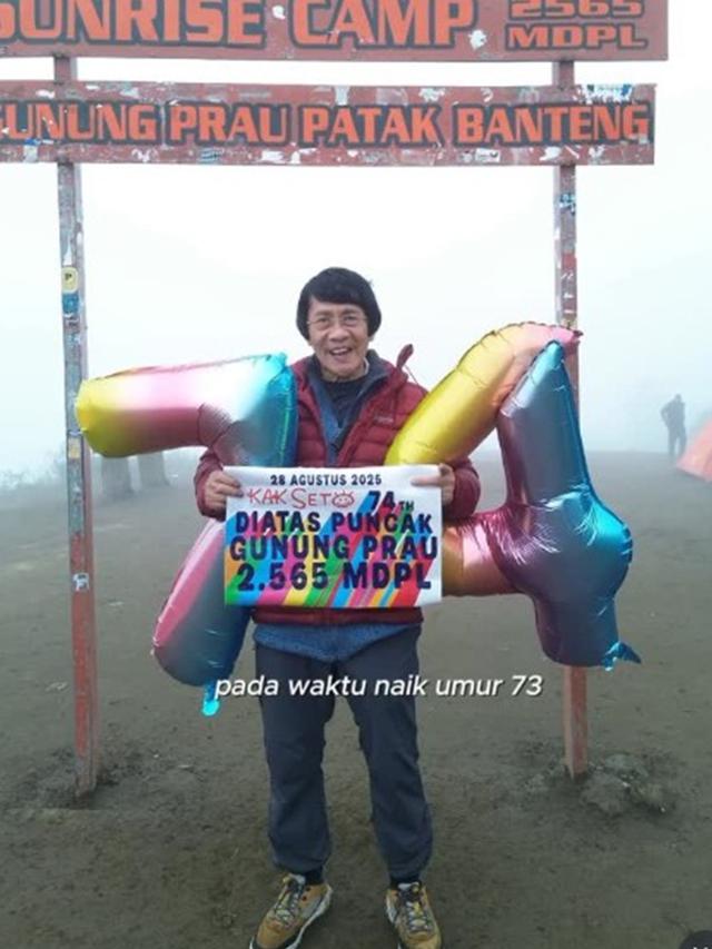 6 Potret Kak Seto Rayakan Ultah ke-74 di Gunung Prau, Menolak Tua ...
