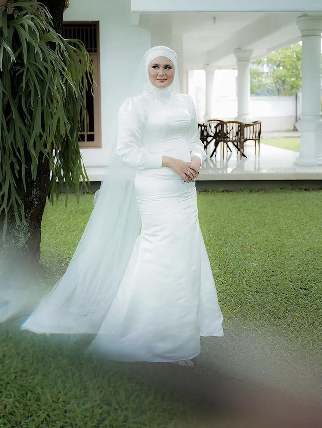 6 Pesona Kakak Tissa Biani di Hari Pernikahan, Dibalut Gaun Putih Elegan - Photo Fimela.com