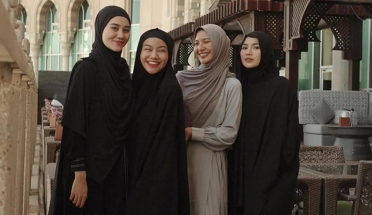 Potret Mahalini, Aaliyah, Yura Yunita dan Sheila Dara di Makkah, Adem ...