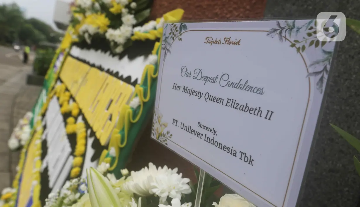 Karangan Bunga untuk Ratu Elizabeth II di Kedubes Inggris Jakarta ...