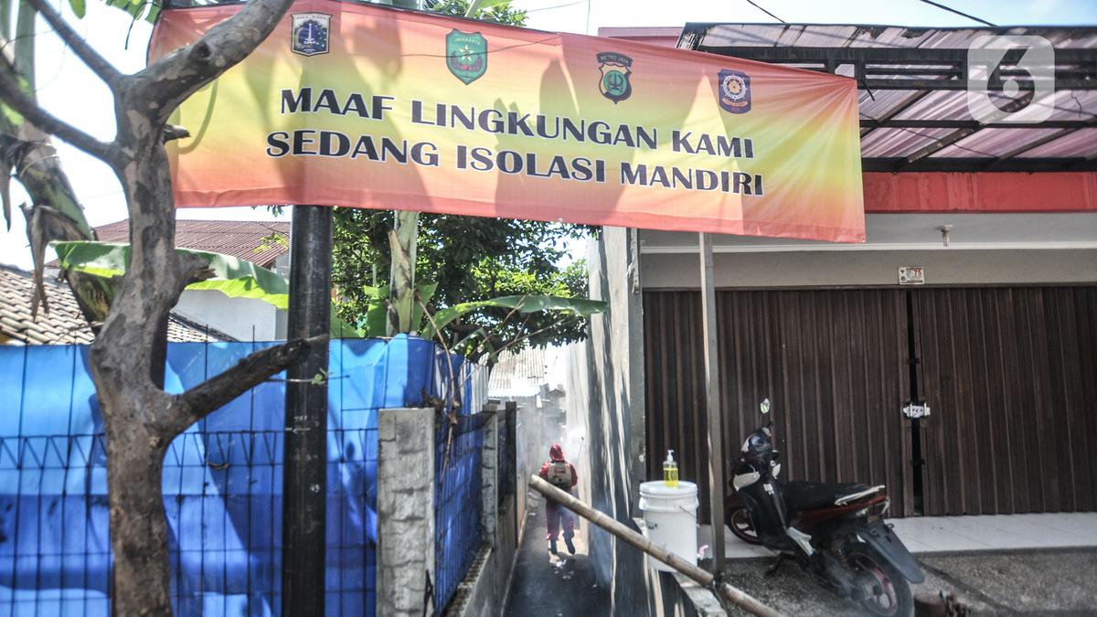 FOTO: Sterilisasi Zona Merah Cilangkap