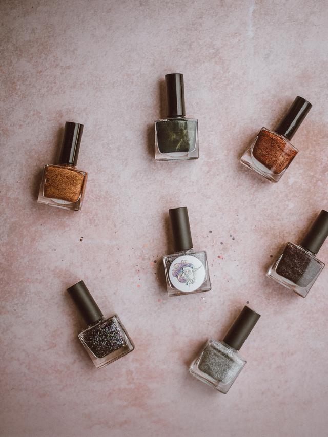 5 Urutan Memakai Kutek agar Hasilnya Awet dan Cantik - Beauty Fimela.com