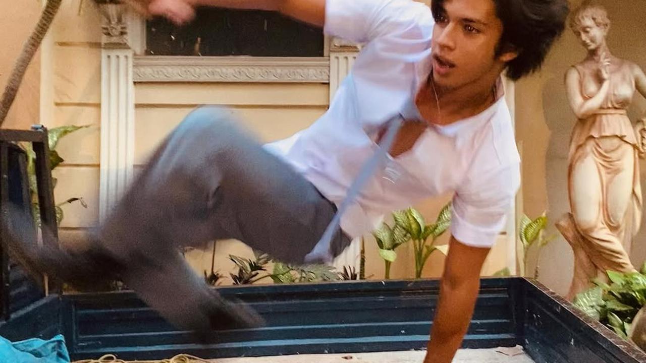 Arya Mohan Dapat Kado CD dari Fans Sinetron SCTV Asmara Gen Z, Isinya ...