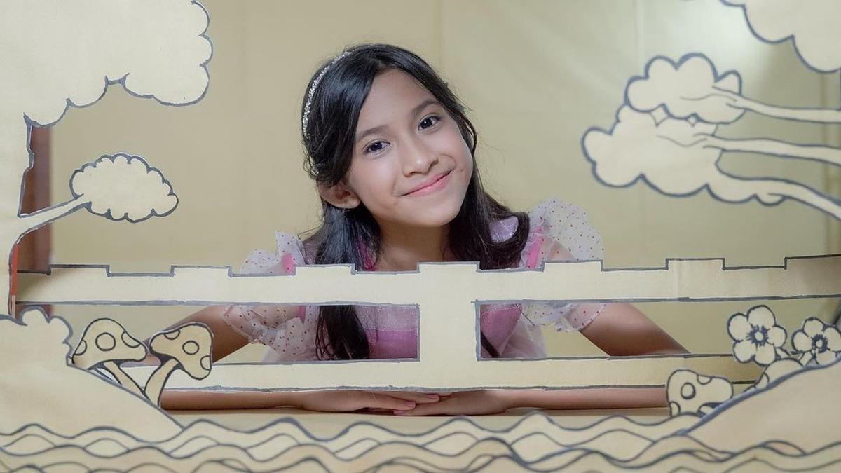 5 Fakta Quinn Salman, Penyanyi Lagu 'Tiba-Tiba' yang Viral di TikTok - Entertainment Fimela.com