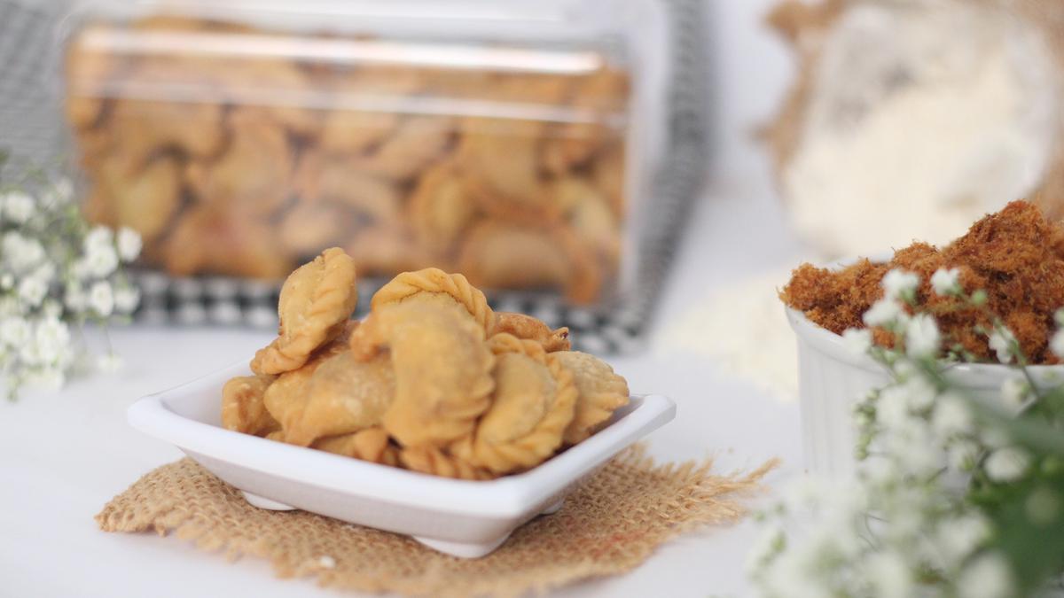 5 Resep Camilan Kue Pastel Mini Renyah Isi Abon