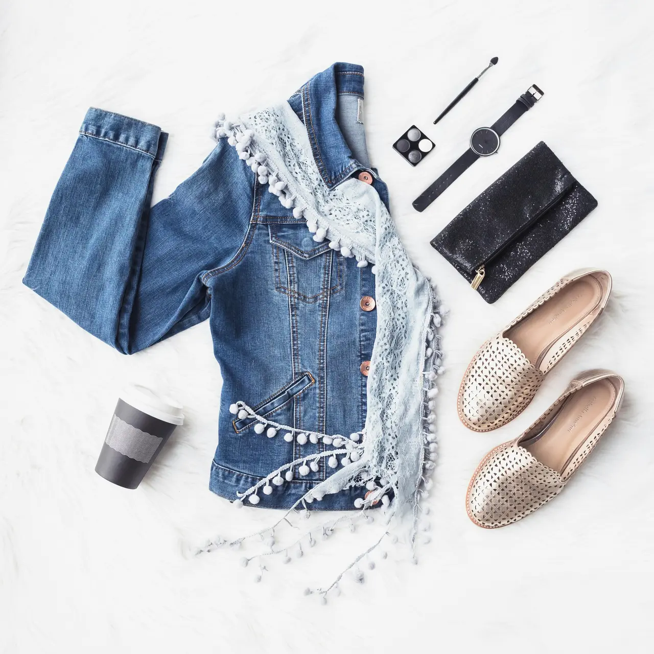 5 Tips Penampilan Minimalis tapi Stylish, Jangan Ragu Pakai Baju Sama ...