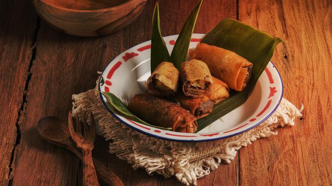 Resep Kue Piscok Lumer Krispi - Food Fimela.com