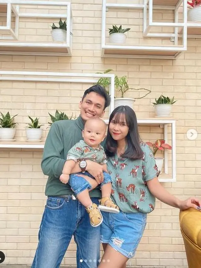 6 Potret Kenkulus Bareng Orang Tuanya, Bayi Ajaib Disebut Reinkarnasi ...