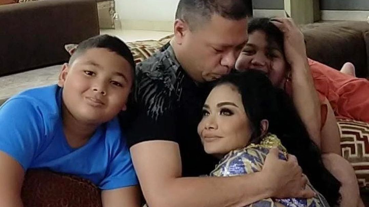 Setahun Terpisah dengan anak Istri, Raul Lemos Tiba Indonesia Saat yang ...