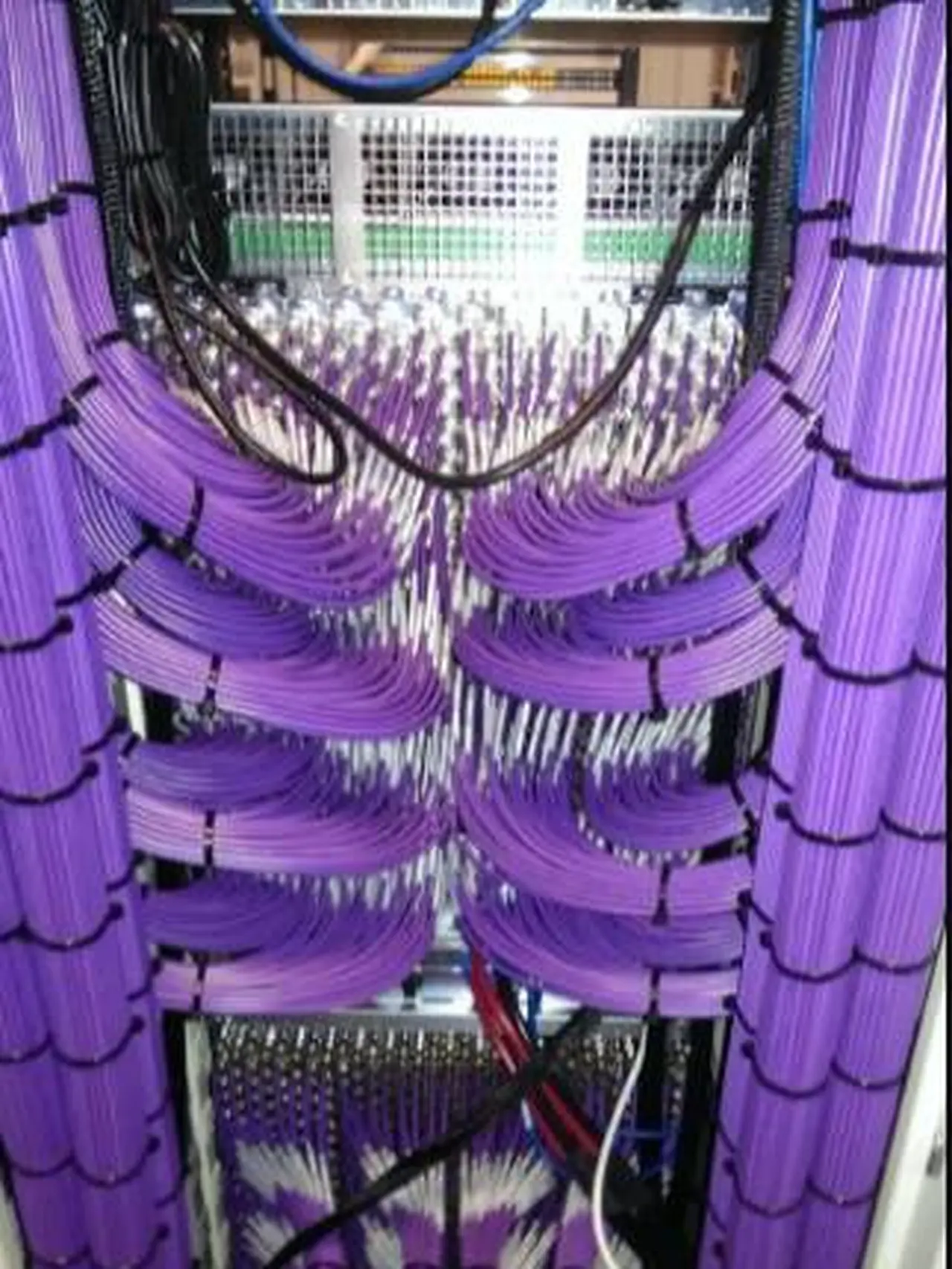 7 Potret Hasil Penataan Kabel dengan Rapi Ini Bisa Manjakan Mata - Hot ...