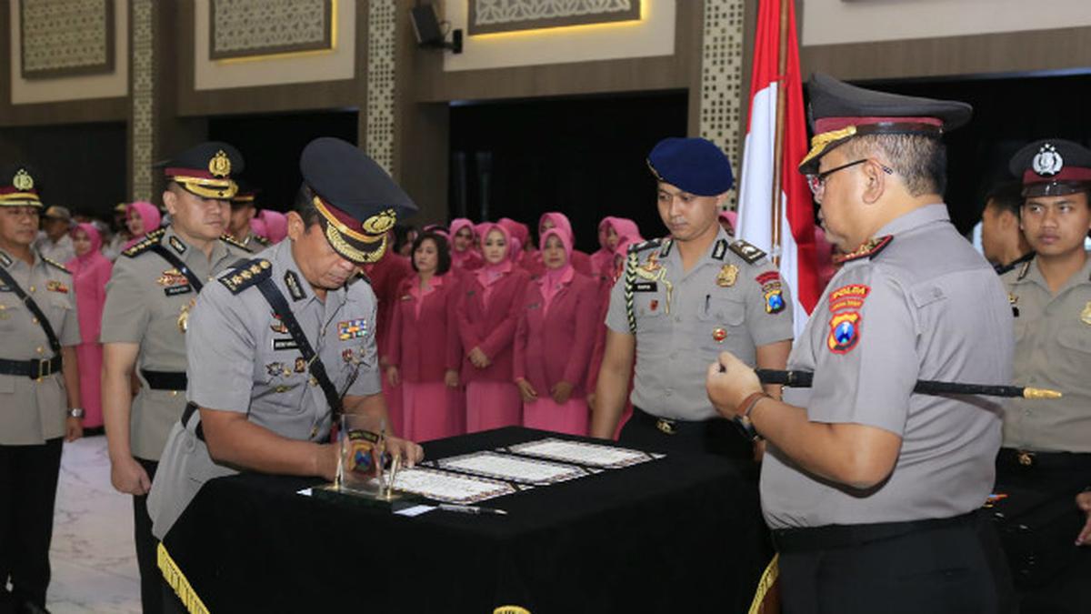Penyanyi Eka Deli Datang ke Polda Jatim, Ada Apa?