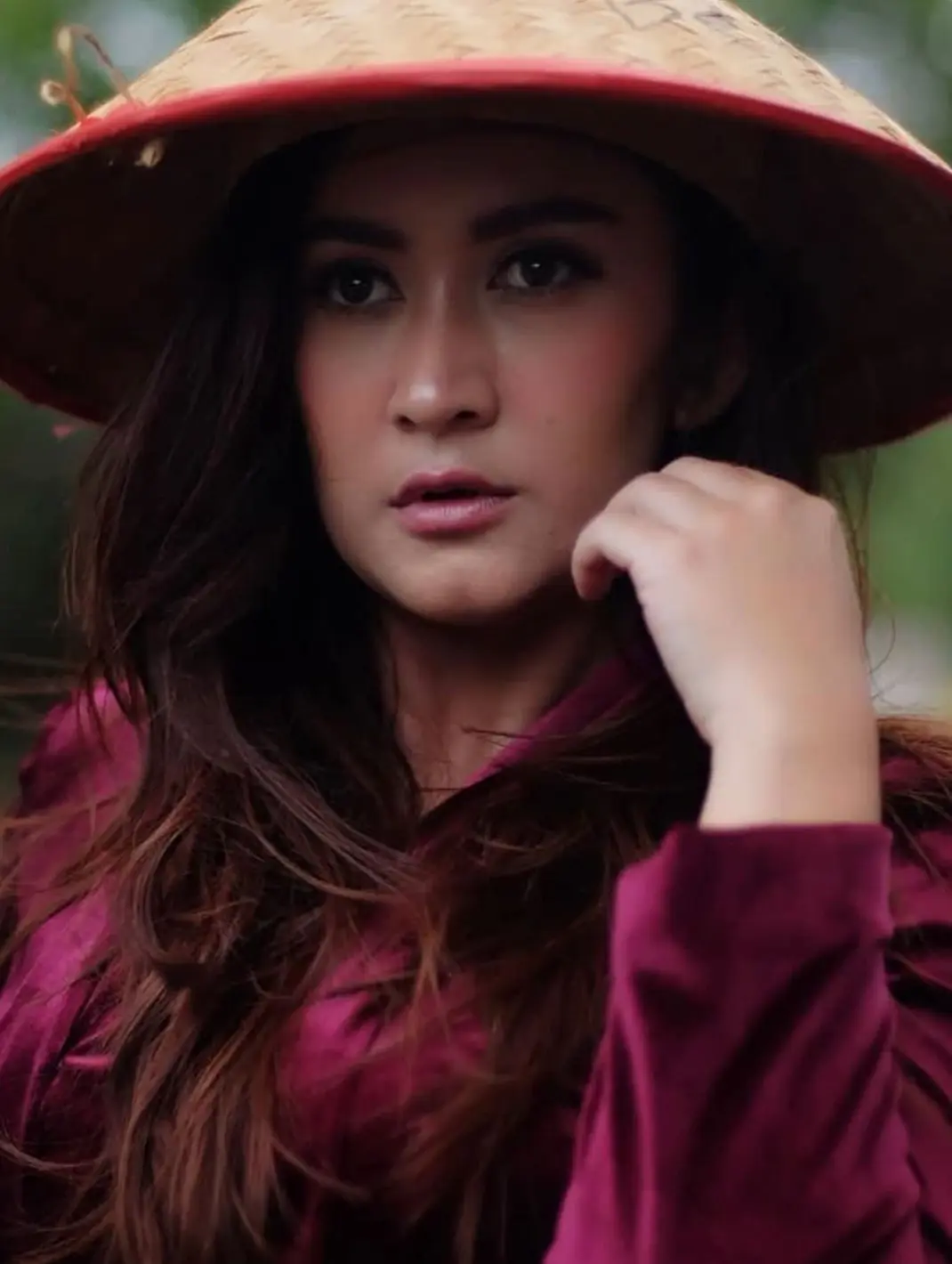 FOTO: Pesona Nafa Urbach Tetap Cantik di Usia 42 Tahun - Foto Liputan6.com