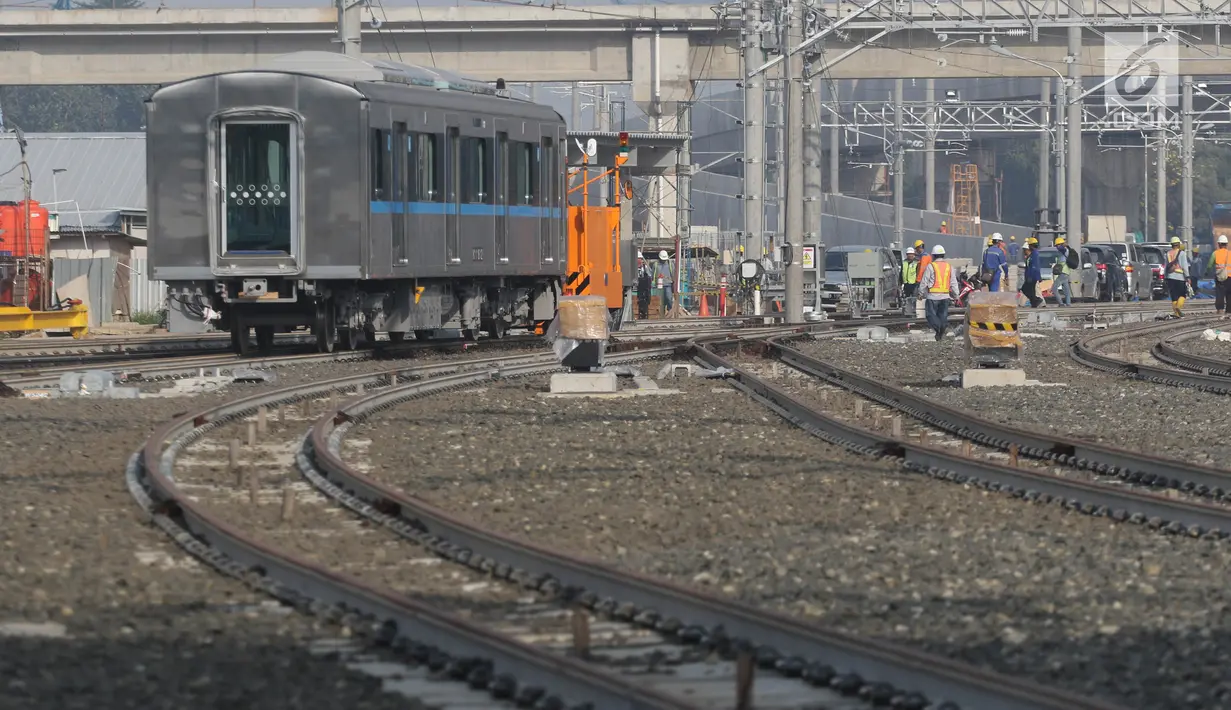 FOTO: Wujud Rangkaian Kereta MRT yang Telah Tiba di Lebak Bulus - Foto ...