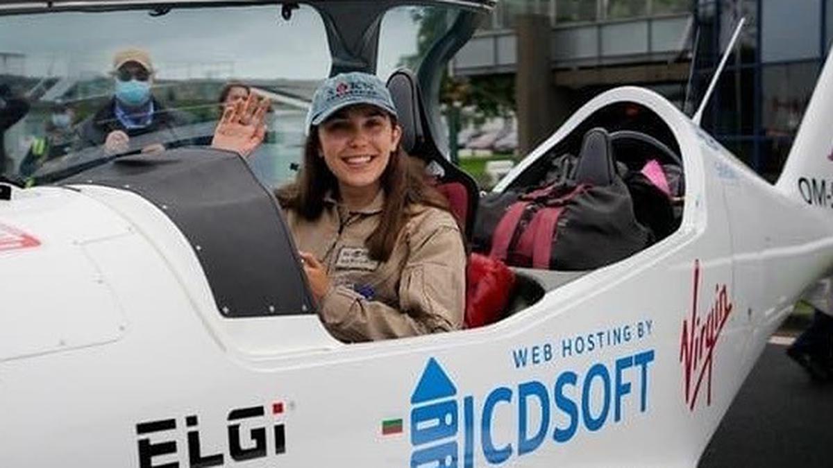 7 Potret Pilot Remaja Perempuan Termuda Zara Rutherford Berhasil ...