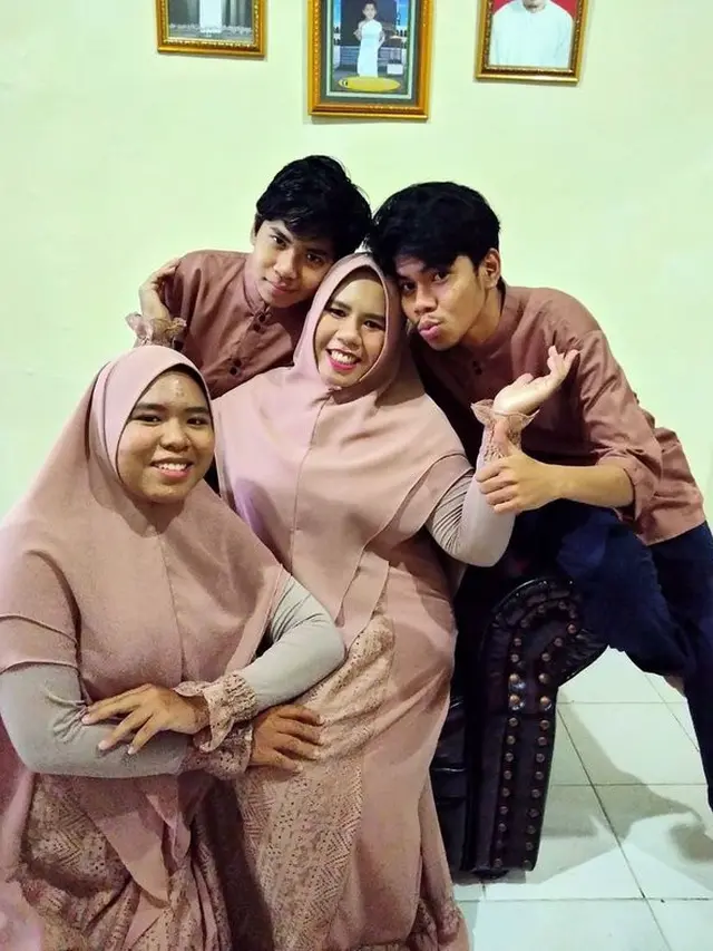 7 Potret Nanda Putra Kiwil yang Jadi Driver Ojol Demi Sambung Hidup - Hot Liputan6.com