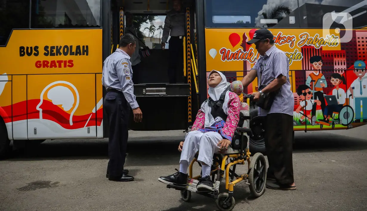 Melihat Lebih Dekat Bus Sekolah Khusus Penyandang Disabilitas di Jakarta - Foto Liputan6.com
