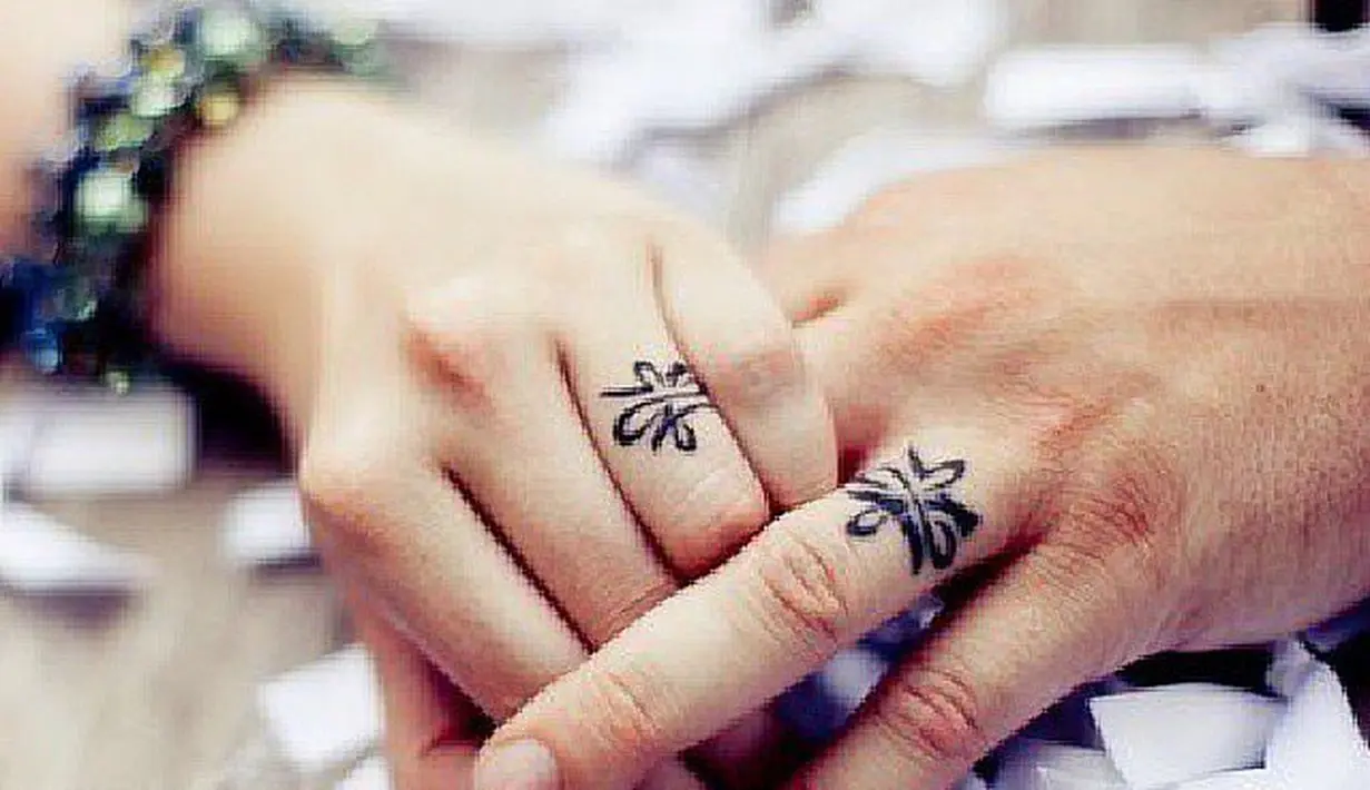 Unik: Pasangan-Pasangan Ini Mengganti Cincin Pernikahan Dengan Tattoo ...