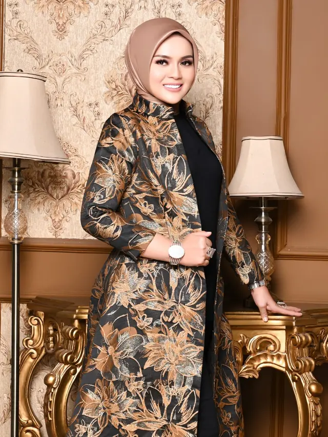 Neng Dessy Sujud Syukur Dengar Hasil Tes Urine Saipul Jamil Negatif ...