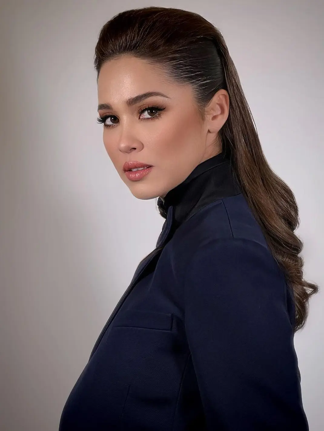 Paras Bule Emma Maembong Istri Aldi Taher di Film Horor Bisikan Jenazah ...