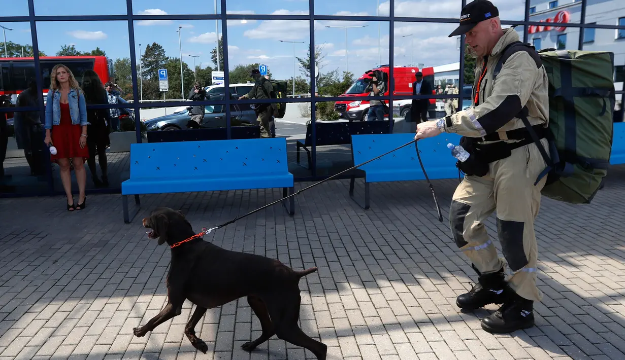 FOTO: Bantuan Tim Anjing Pelacak Republik Ceko untuk Beirut - Foto ...