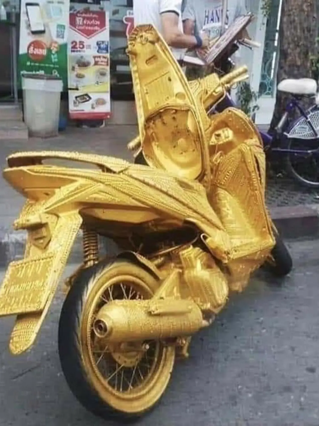6 Modifikasi Motor Warna Kuning Ini Kelewat Unik, Fix Anti-Mainstream ...