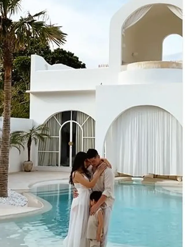 Umumkan Hamil Anak Kedua, Ini 6 Momen Manis Chef Arnold dan Istri - Hot ...