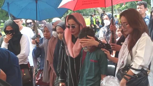 Istri Ungkap Keinginan Iqbal Pakula yang Tak Terwujud Sebelum Meninggal ...