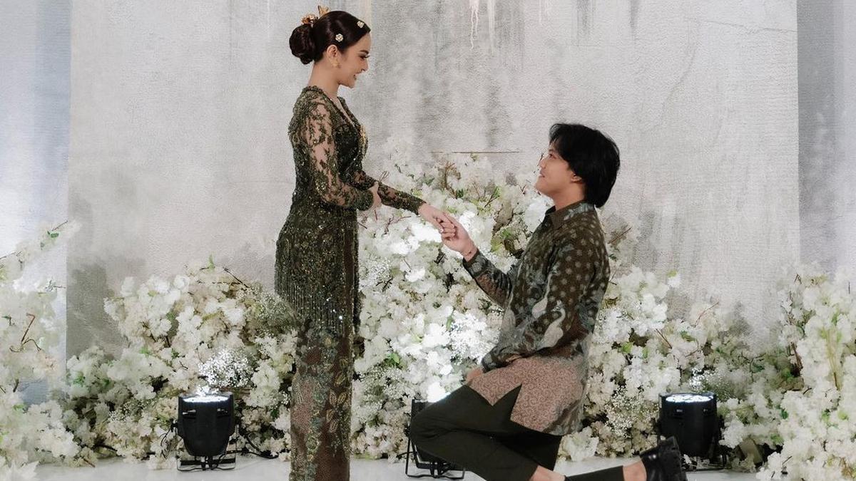 Potret Prosesi Lamaran Rizky Febian dan Mahalini, Pesona Couple yang ...